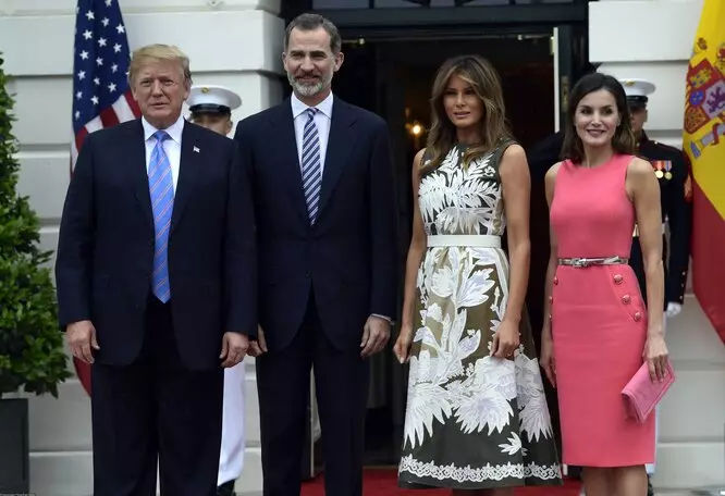 The most stylish tandem: Melania Trump met with the Queen Leticia 49506_1
