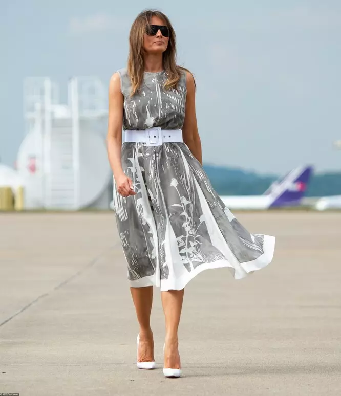 This is the output: Melania Trump showed how to wear one dress in different ways 50419_2