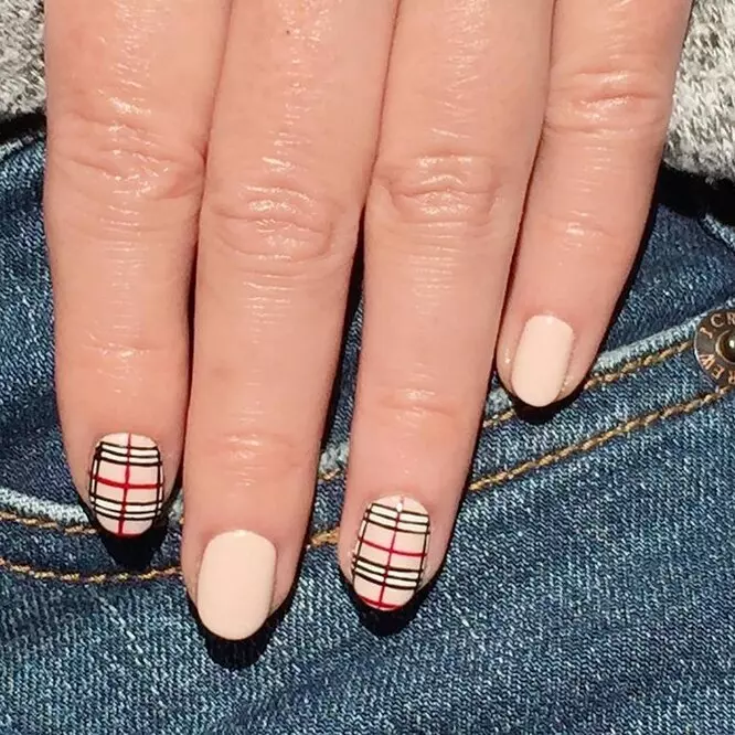 Brendomania: 21 cool manicure idea with logos of famous brands 50542_9