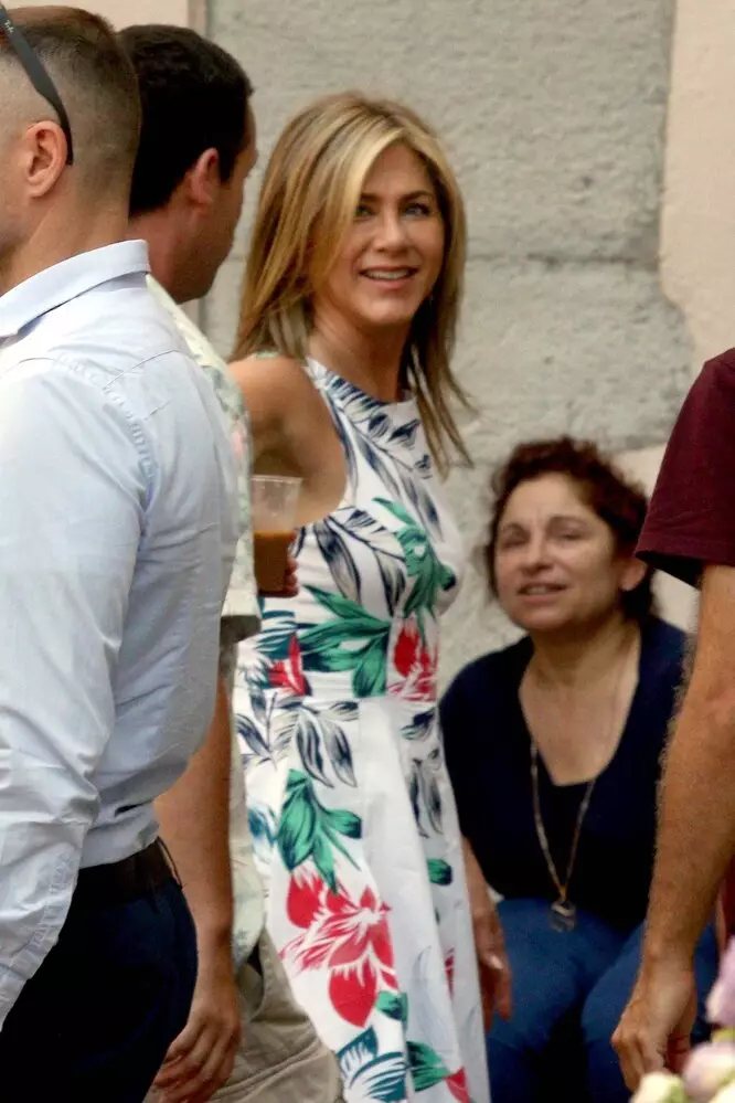 This is summer: We collect the selling wardrobe, like Jennifer Aniston 50611_1