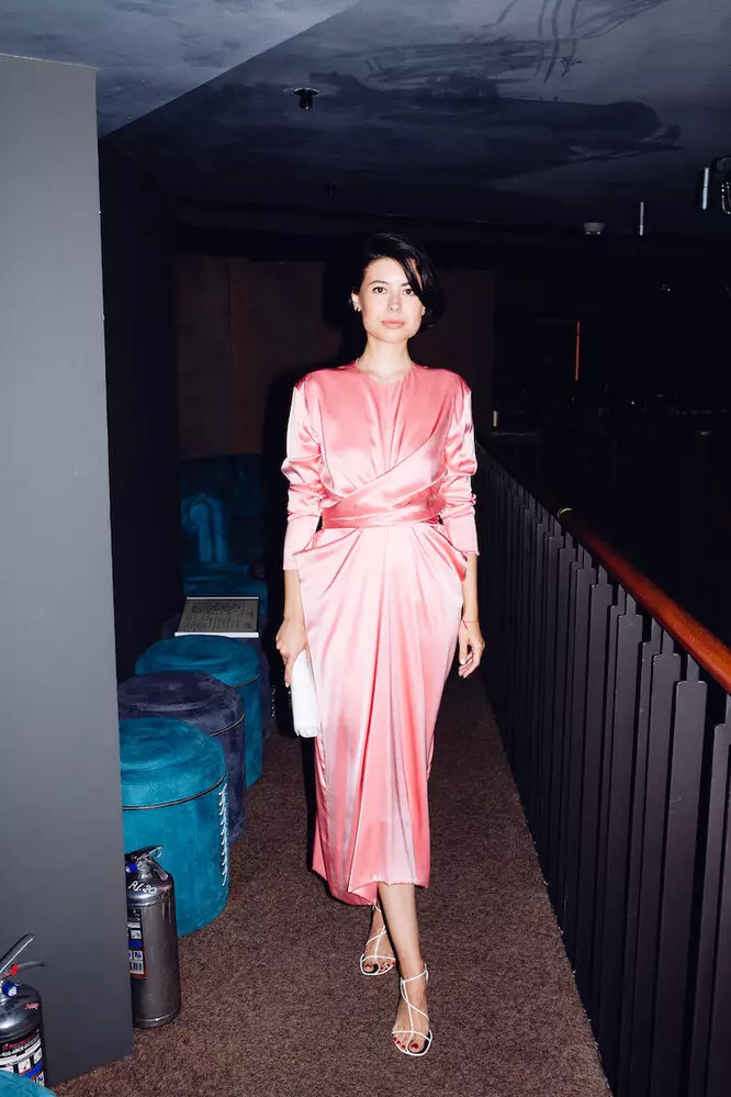 Magnificent Anna Ivchenko in the peach dress Maxi on dinner in Moscow 51654_1
