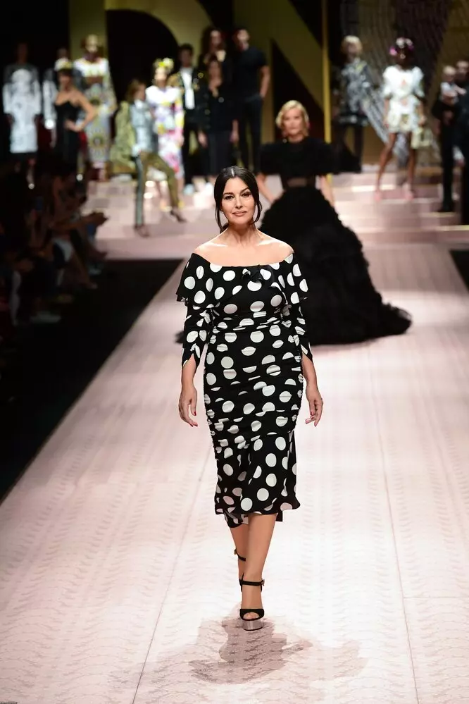 Monica Bellucci eclipsed all at the Dolce & Gabbana show 51855_2