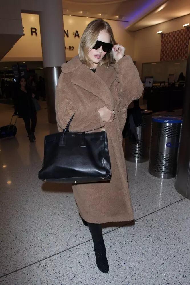 Do you warm your maiden? Wearing an artificial fur coat like Irina Shayk and other stars 52620_6