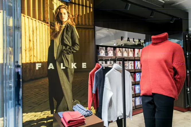 Legende mit uns: Deutsche Marke Falke stellte in Moskau eine Sammlung von Kleidern vor
