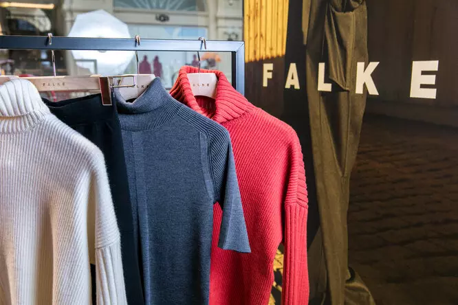 Legenda dengan kami: Jenama Jerman Falke memperkenalkan koleksi pakaian di Moscow 526_2