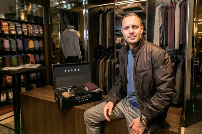 Legenda dengan kami: Jenama Jerman Falke memperkenalkan koleksi pakaian di Moscow 526_7