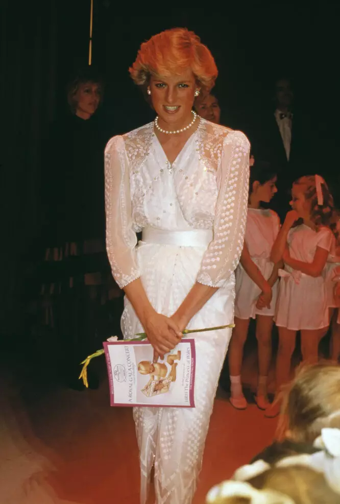 Zanra Roads: She dressed Queen and Princess Diana 52934_3