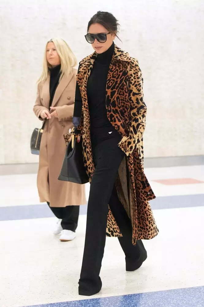 Wild Cat: Victoria Beckham shows how to wear a leopard coat 53569_1