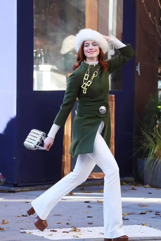 Ideal seventies: Bright images of Ann Hathaway, which you want to repeat 53715_6