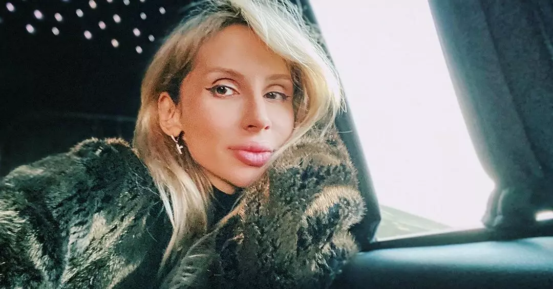 "Svetlana di luar Bahaya": Kumaha Loboda Karya saatos rumah sakit tina Tilla Tillan