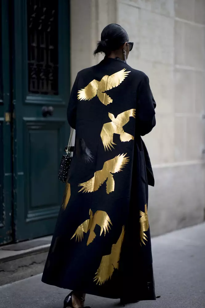High Fashion Week in Paris: How To Wear Black in the New Season 54839_2