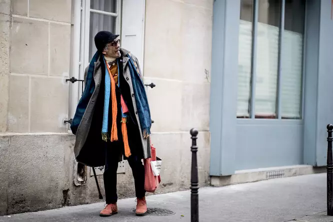 High Fashion Week in Paris: How To Wear Black in the New Season 54839_7