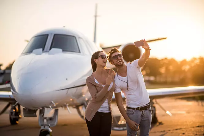 Sky. Plane. Girl: How influentes raised demand for private flights 55225_2