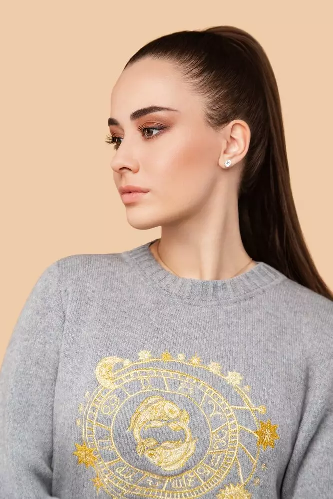 Maison Kaleidoscope introduced classic sweaters from Mongol Cashmere 55363_2