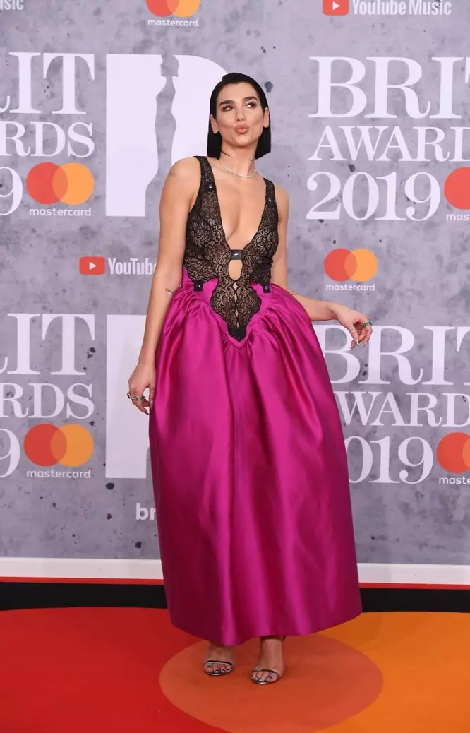The most shuffing outfits of the ceremony of Brit Awards 55476_3