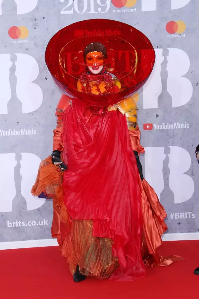 The most shuffing outfits of the ceremony of Brit Awards 55476_4