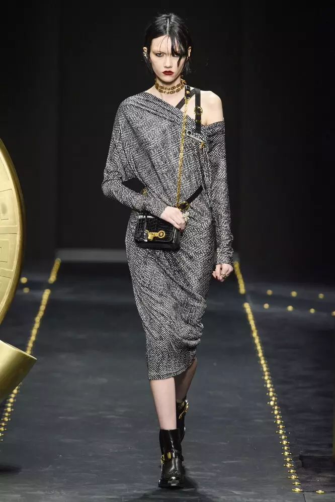 New Versace: Fashion House showed a collection for Millennalev, lovers in grunge 55571_15