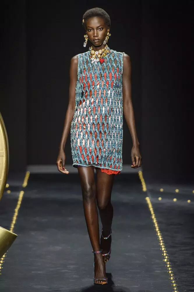 New Versace: Fashion House showed a collection for Millennalev, lovers in grunge 55571_34