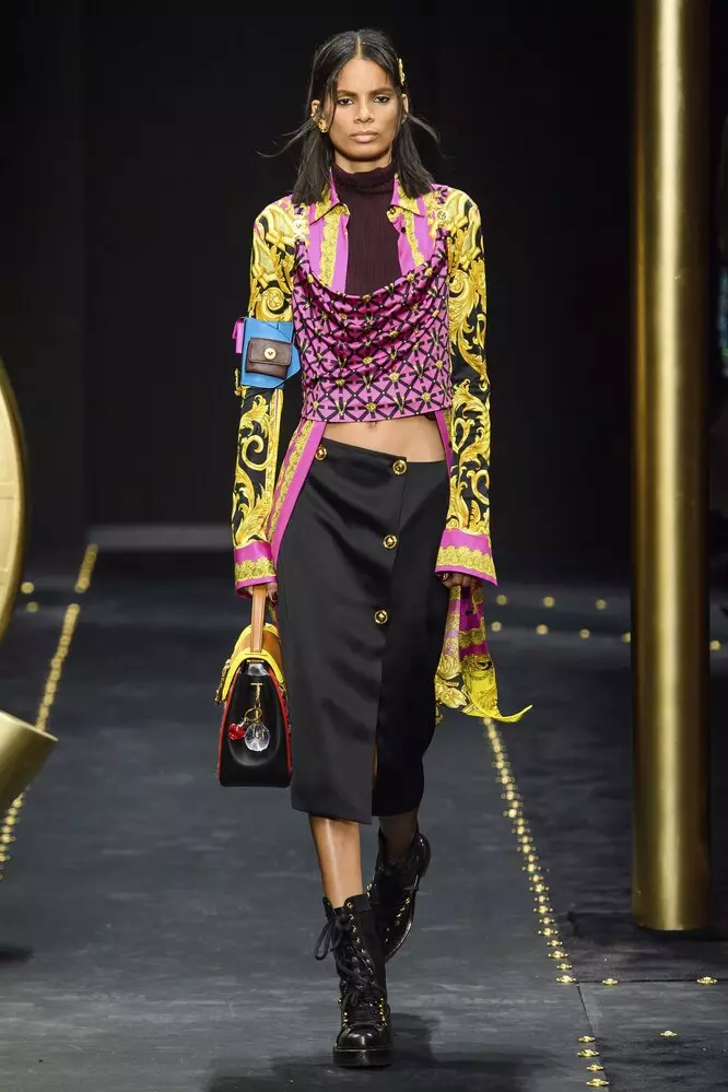 New Versace: Fashion House showed a collection for Millennalev, lovers in grunge 55571_40