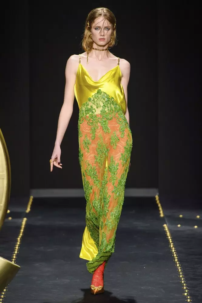 New Versace: Fashion House showed a collection for Millennalev, lovers in grunge 55571_50