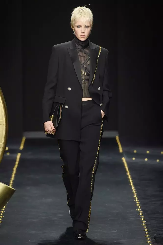 New Versace: Fashion House showed a collection for Millennalev, lovers in grunge 55571_57