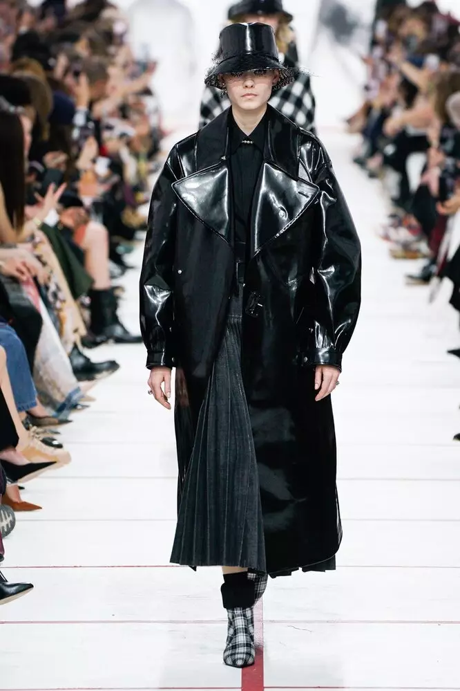 Even more feminism at Dior Winter 2019 55627_25