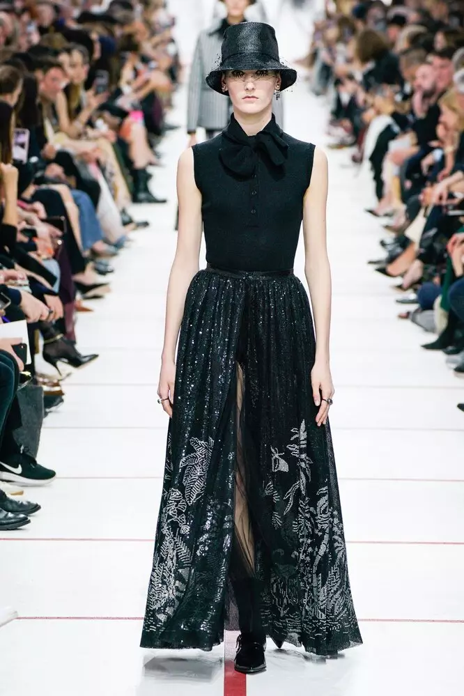 Even more feminism at Dior Winter 2019 55627_57