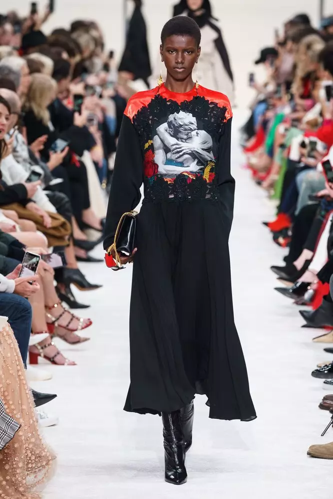 Roses, Cupids and Chains in the Valentino Collection Autumn Winter 2019 55753_6