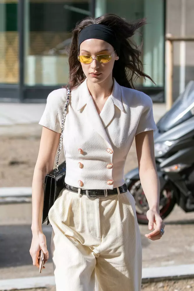 Bella Hadid in elegant blouse and coarse sneakers went to Louis Vuitton 55795_2