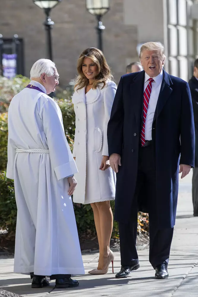 Melania Trump in Total White visited the church with her husband 56089_1