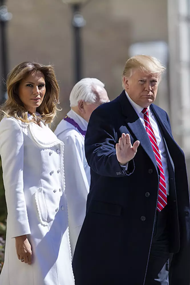 Melania Trump in Total White visited the church with her husband 56089_2
