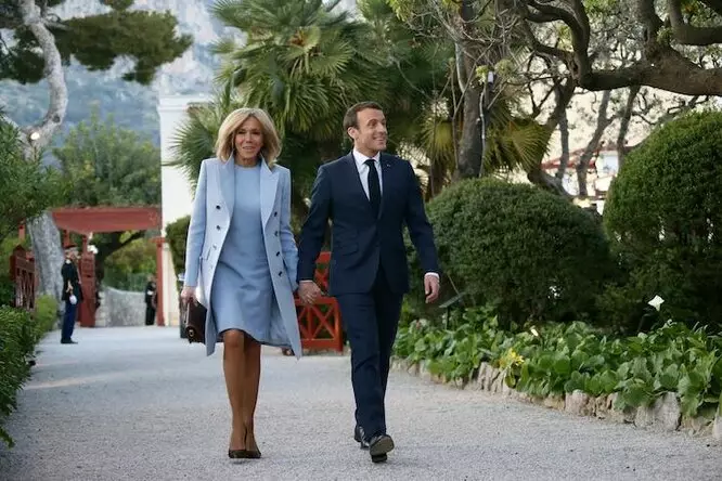 Brigitte Macron showed how to wear a gentle blue color to business meetings 56306_2