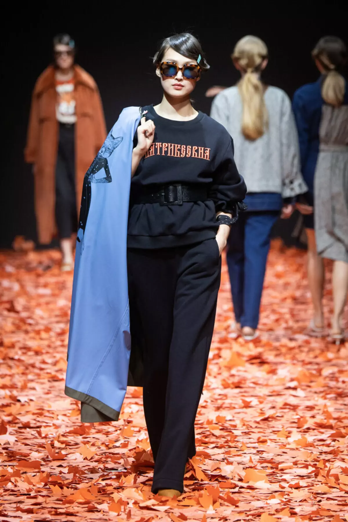 Show Alena Akhmadullina Autumn-Winter 2019 56509_36