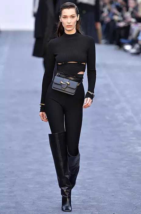 Seven best exits Bella Hadid on the Wall-2019 season shows 56589_1