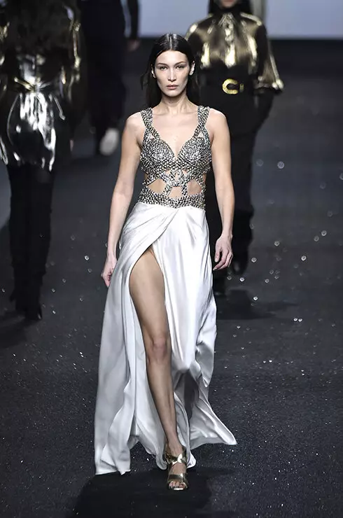 Seven best exits Bella Hadid on the Wall-2019 season shows 56589_5