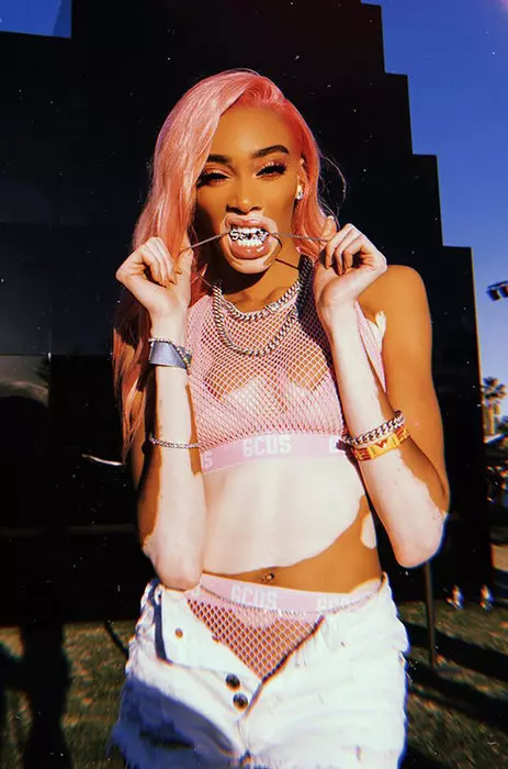 Coachella-2019: The worst and best beauty paintings 57046_2