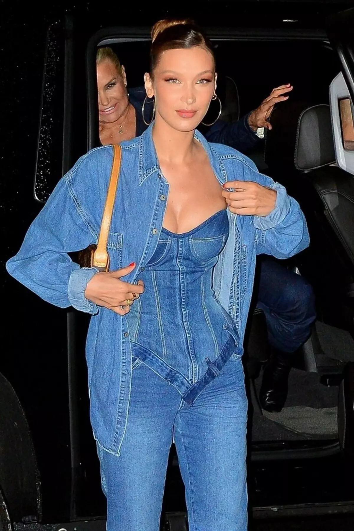Bella Hadid in a frank jumpsuit from Denim appeared at the sister party 57052_2