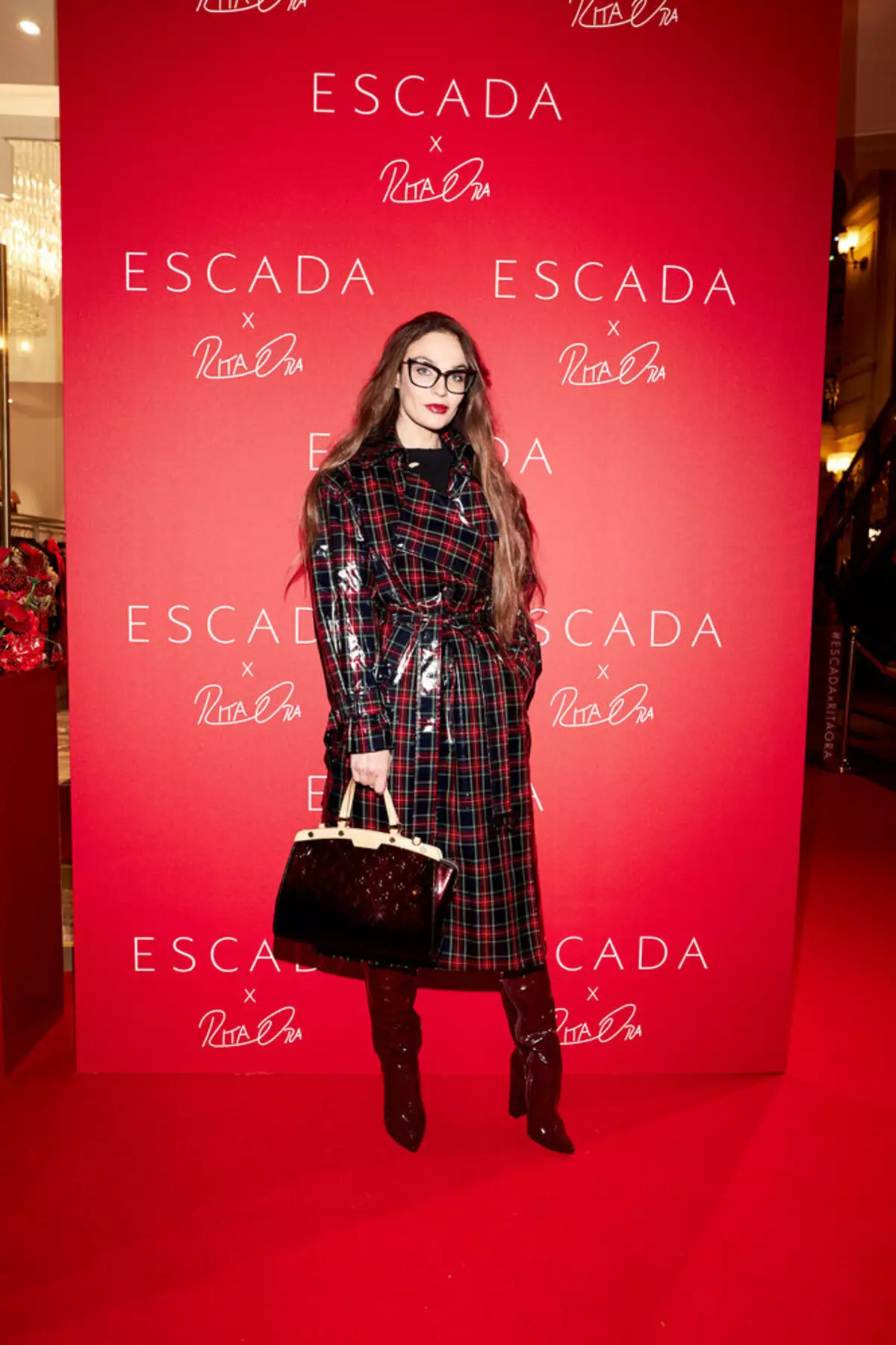 Celebration in Red: How was the opening of the store Escada in Gum 571_9