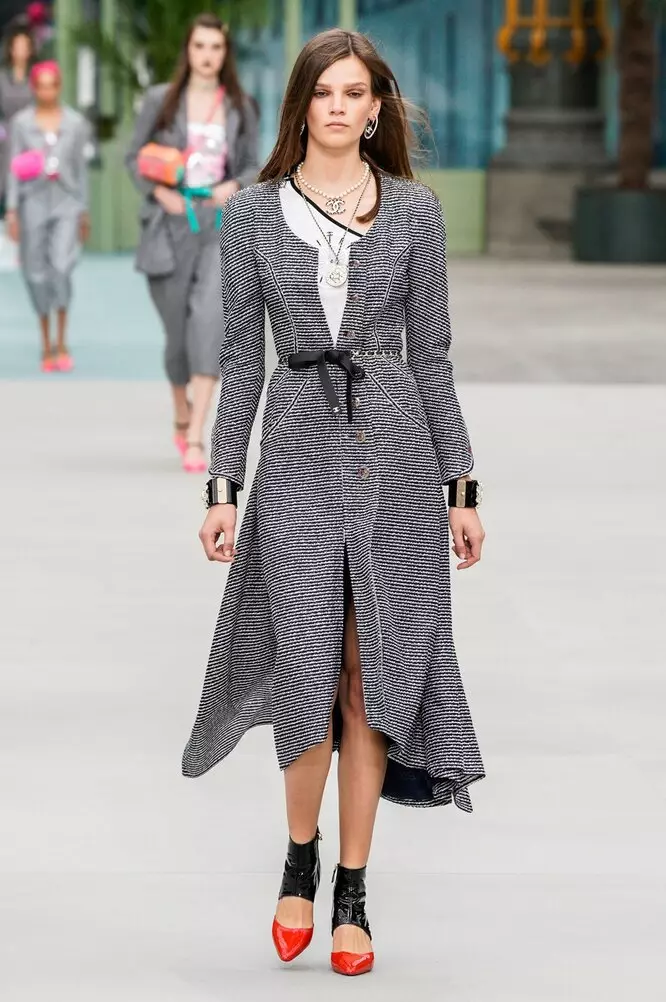 Lady on the way: Chanel Resort 2020 collection 57276_22