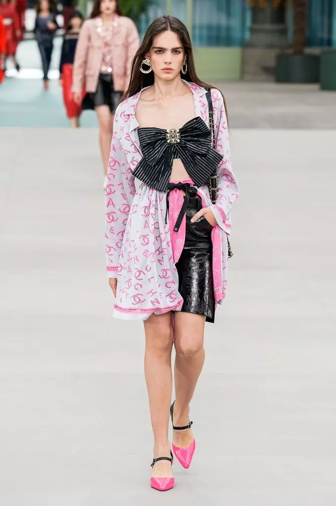 Lady on the way: Chanel Resort 2020 collection 57276_30