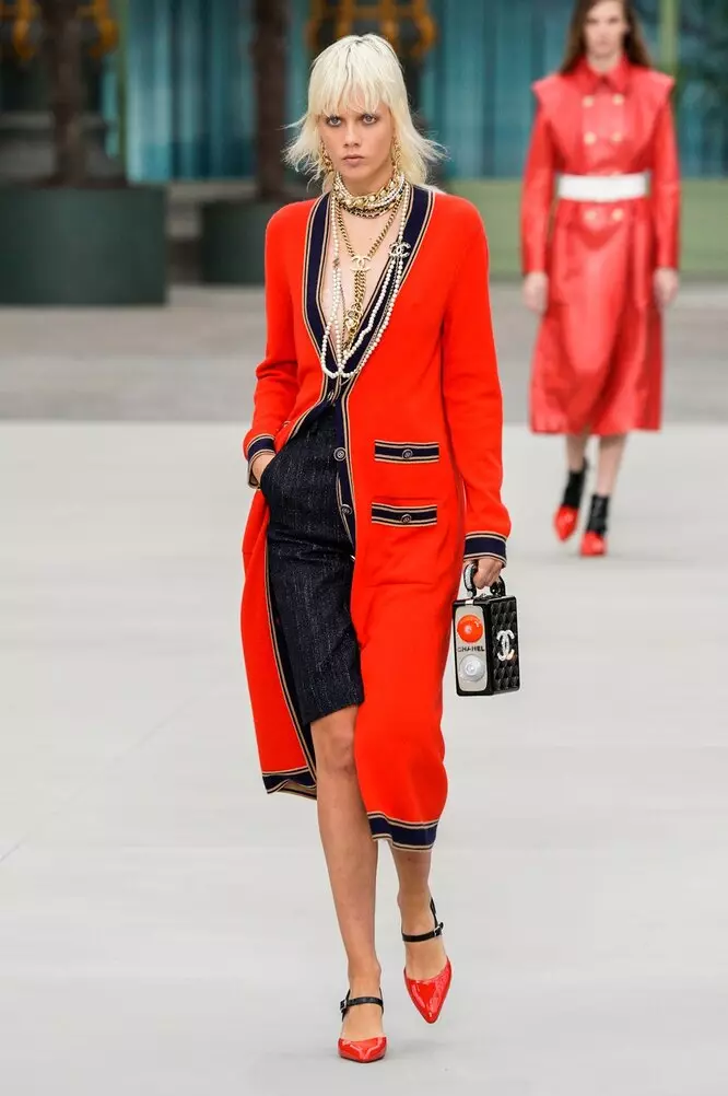 Lady on the way: Chanel Resort 2020 collection 57276_35