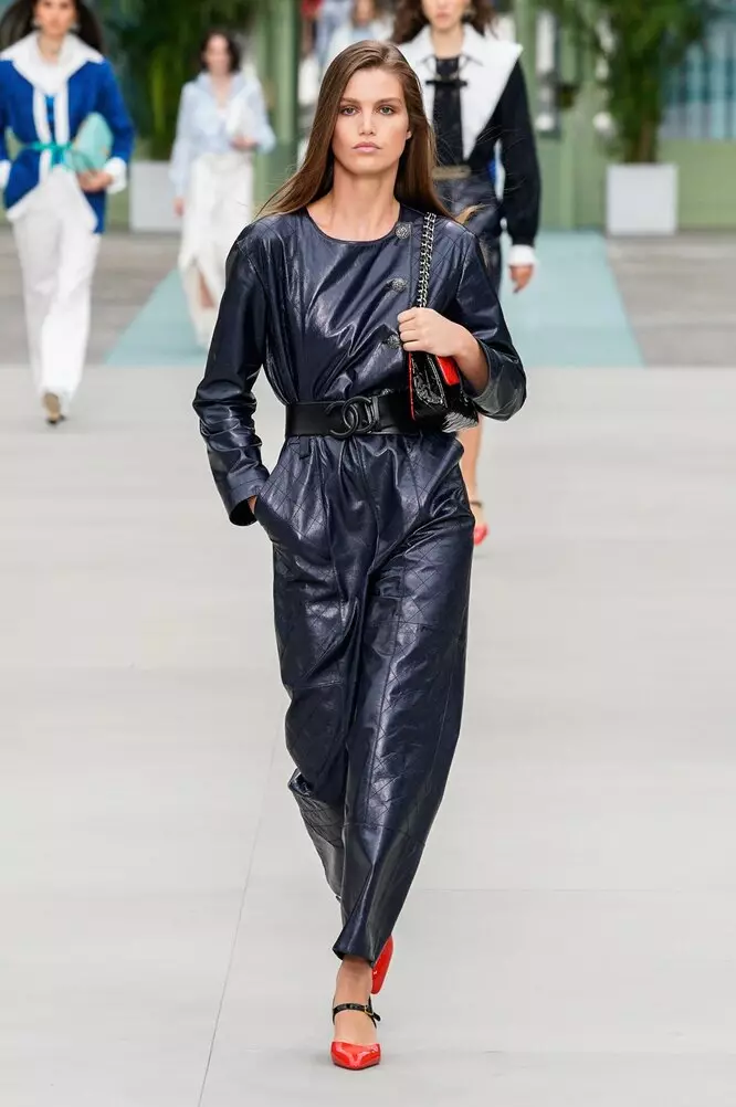 Lady on the way: Chanel Resort 2020 collection 57276_36