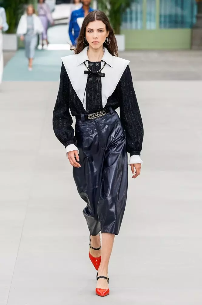 Lady on the way: Chanel Resort 2020 collection 57276_38