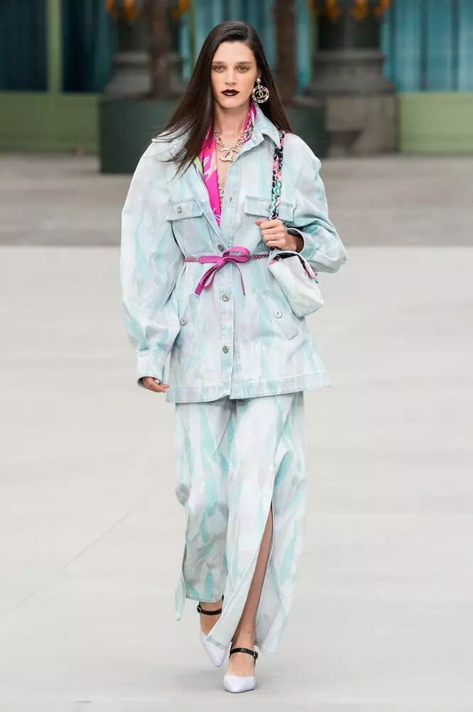 Lady on the way: Chanel Resort 2020 collection 57276_49