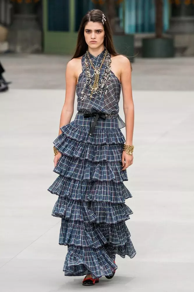 Lady on the way: Chanel Resort 2020 collection 57276_60