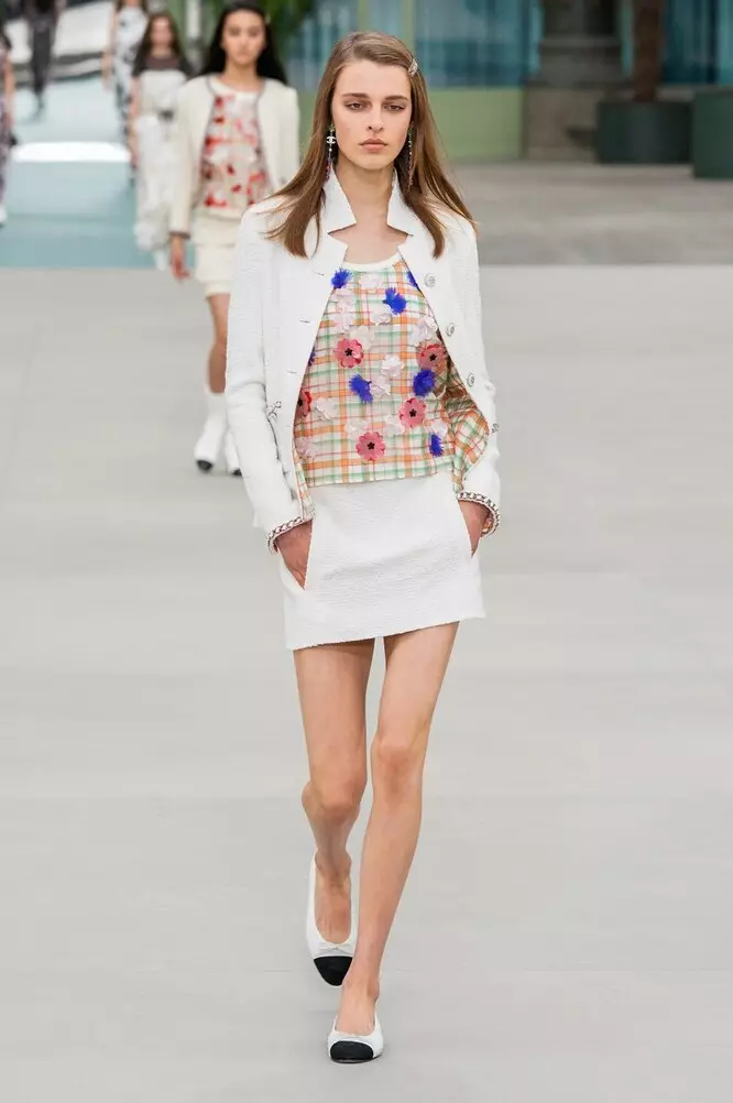 Lady on the way: Chanel Resort 2020 collection 57276_63