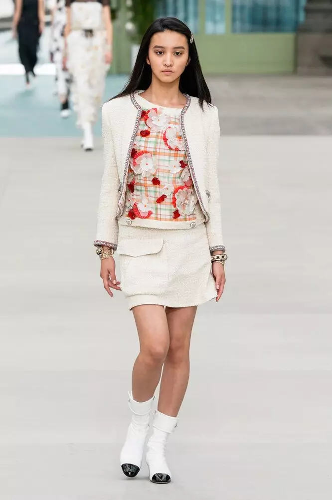 Lady on the way: Chanel Resort 2020 collection 57276_65