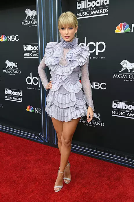 12 brightest outfits from the Billboard Music Awards awards ceremony 57326_12