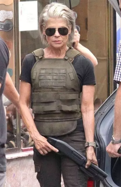 Charger outfit: Repeat the image of Sarah Connor from the post 