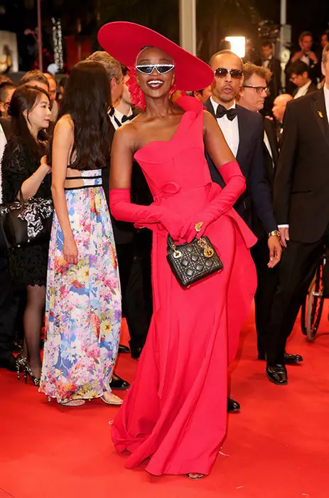 8 most spectacular red dresses of the Cannes Film Festival 57729_8